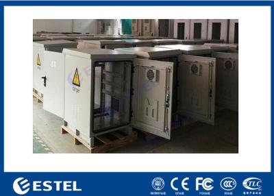 China IP55 22U Outdoor Communication Cabinets Single Layer With Front / Back Door for sale