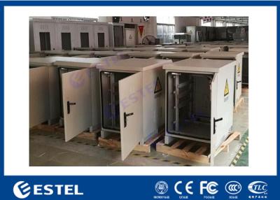 China IP55 22U Outdoor Communication Cabinets Single Layer With Front / Back Door for sale