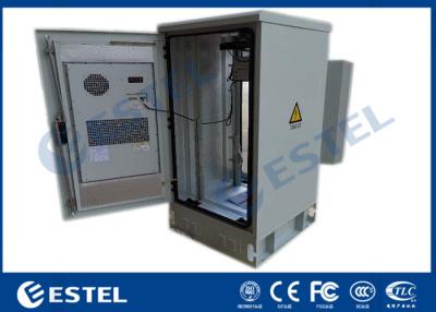 中国 熱絶縁材は鋼鉄27U屋外の19ラック エンクロージャに電流を通しました 販売のため