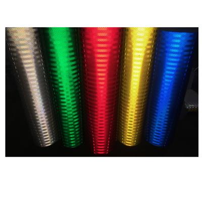 Cina Self Adhesive Grade Super Reflective Material Micro Prism Reflective Intensity Overlay in vendita