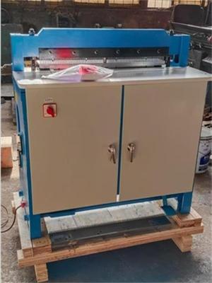 Cina CK-700 Max 700 MM Elettrico Libri di testo Calendari Mappe della città Manuali Agende Perforazione Punzonatura Perforatrice Attrezzatura in vendita
