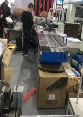 Cina Doppia macchina obbligatoria del cavo di spirale del ciclo, punzonatrice obbligatoria del libro in vendita