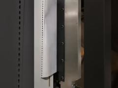 最高の打つ厚さ3mmの220Vおよび380V半自動多機能の別のペーパー穴の打つ機械