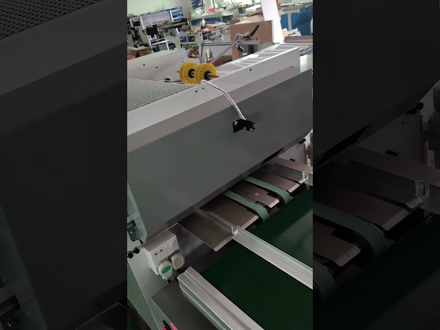 Máquina de costura y plegado de sillín de portátil profesional con espesor de unión de 25pcs