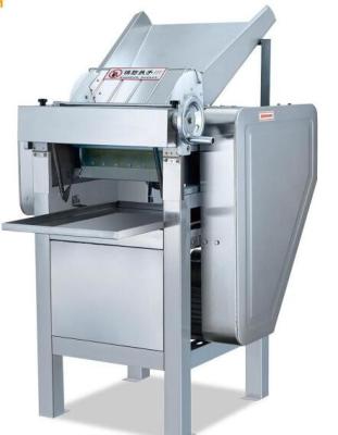 Cina Annuncio pubblicitario ad alta velocità 2200W della pressa di stampaggio 250mm di Sheeter della pasta della tagliatella in vendita