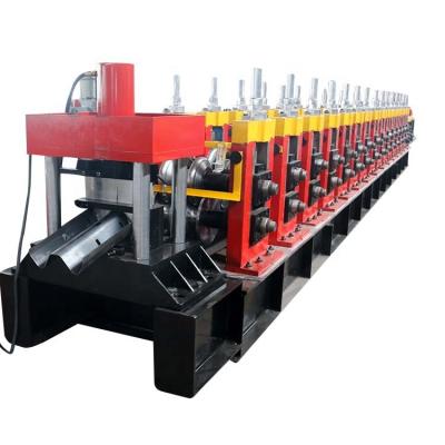 China De Vangrailbroodje die van de Staalplaatweg Machine 10m/min vormen Te koop
