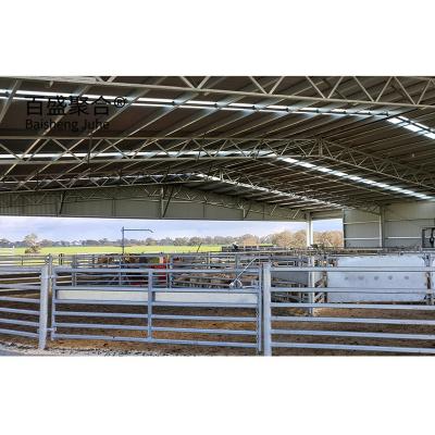 中国 カスタムカラー 簡単に組み立て Q235 低炭素鋼構造 プリファブリック 羊飼いの棚 販売のため