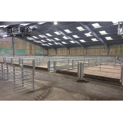 Cina Struttura in acciaio galvanizzata a caldo Capannone per animali con colori personalizzati e standard ASTM in vendita