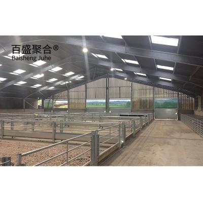 Cina Struttura in acciaio galvanizzata a caldo Capannone per animali con colori personalizzati e standard ASTM in vendita