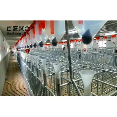 Cina Edificio agricolo prefabbricato in acciaio con servizio di piegatura e finestra in lega di alluminio in vendita