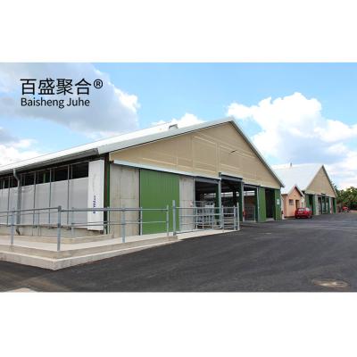 Cina AiSi Standard Prefabricated Steel Structure Cowshed per allevamenti bovini e lattiero-caseari Certificato in vendita