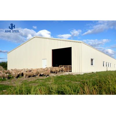 Cina Heavy-Duty Livestock Shed Design Prefab Steel Cow Horse Stable per l'efficienza del laboratorio in vendita