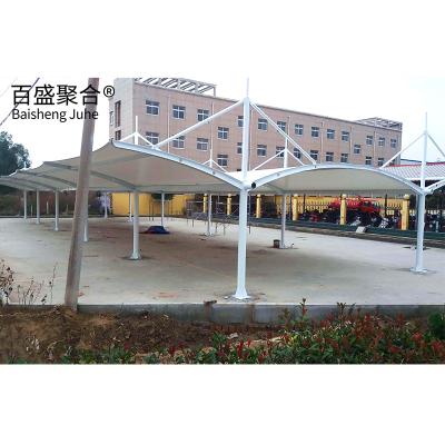 Cina Finitura di vela Pvc rivestito Parcheggio esterno Parcheggio metallo Canopy impermeabile Carports in vendita