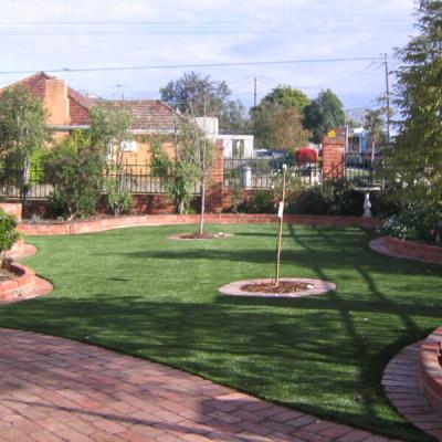 Cina L'erba del sintetico di 45MM per il paesaggio del giardino erba l'erba artificiale artificiale in vendita
