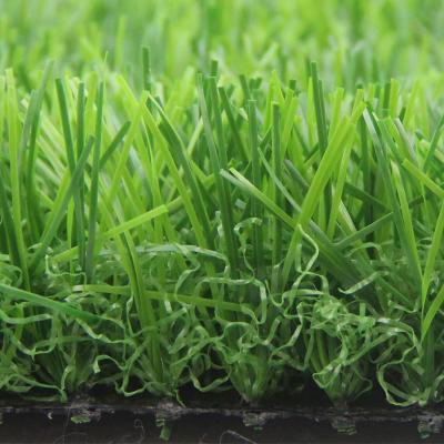 Cina Il prezzo diretto Cesped della fabbrica erba il tappeto erboso artificiale di 50mm per il giardino in vendita