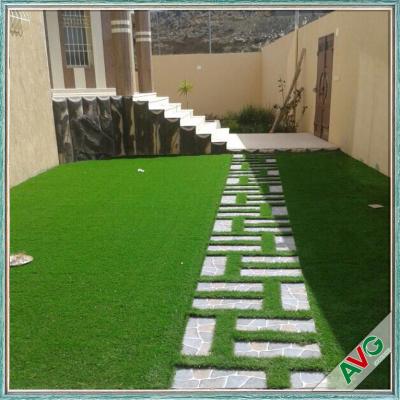 Cina Tappeto erboso sintetico 45mm dell'erba artificiale naturale per l'abbellimento del giardino in vendita