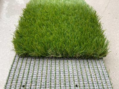 Cina Protezione multiuso sintetica dell'erba ECO del tappeto erboso 40mm dell'erba dell'erba artificiale per il giardino in vendita