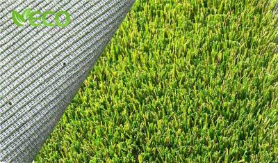 Cina Prato inglese artificiale per la protezione sintetica d'abbellimento dell'erba ECO del giardino 45MM per il paesaggio in vendita