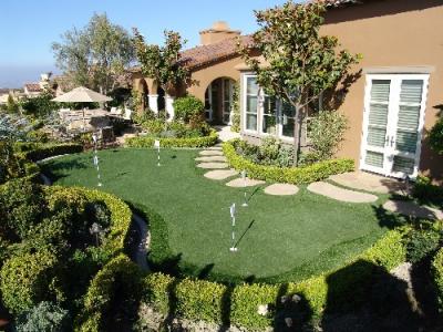 Cina Erba artificiale del giardino della pavimentazione del tappeto dell'erba per i risparmi del paesaggio per gli animali domestici in vendita
