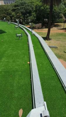 Cina superficie artificiale dell'ubriacone dell'erba del giardino domestico di 40mm per le aree di svago in vendita