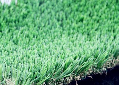 Cina Prati inglesi falsi dell'erba del tappeto erboso artificiale decorativo del giardino 16800 punti/densità di metro quadro in vendita