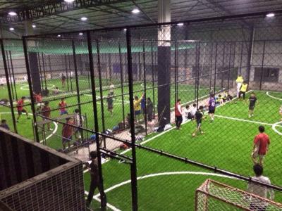 Cina Erba sintetica del campo da giuoco verde di calcio, erba falsa del campo da giuoco per l'esterno in vendita