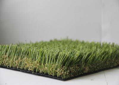 中国 装飾的な屋外の美化の人工的な草Sはヤーン11200 Dtexを形づける 販売のため