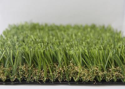 中国 装飾的な屋外の美化の人工的な草Sはヤーン11200 Dtexを形づける 販売のため