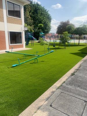 Cina La C modella i pp ricci fa il giardinaggio erba artificiale per altezza del mucchio di aree di svago 50mm in vendita
