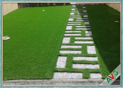 Cina Campo da giuoco di approvazione di iso che abbellisce erba artificiale per il giardino del cortile in vendita