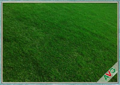 Cina Tappeto erboso resistente UV del tappeto dell'erba dell'erba artificiale all'aperto del giardino di colore verde in vendita