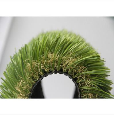 Cina La fabbrica produce l'erba sintetica inoffensiva del rotolo artificiale dell'erba per il giardino in vendita