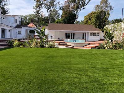 Cina Erba tappeto artificiale della coperta del rotolo del tappeto erboso sintetico verde di Cesped per il giardino in vendita