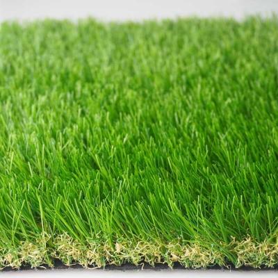 中国 50mmの高さの庭の人工的な草の総合的な泥炭の緑のカーペット ロール 販売のため