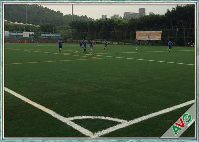 Cina resilienza rilegata del tappeto erboso artificiale di calcio di Dtex di altezza 13000 di 60mm buona in vendita