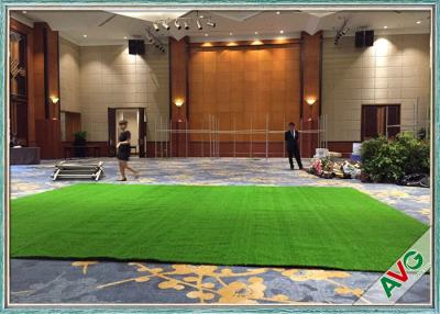 Cina Rivestimento sintetico all'aperto antiabbagliante dell'unità di elaborazione dell'erba di 12800 Dtex per il giardino/abbellire in vendita