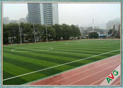 Cina Resistenza UV eccellente rilegata morbida del tappeto erboso artificiale di calcio di resilienza del PE buona in vendita