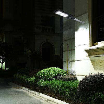 China Anti- Wasser alles in einer LED-Solarstraßenlaterne-40 W 8000mah Batterie 2 Jahre Garantie- zu verkaufen