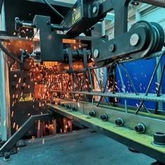Cina regolabile pneumatico d'acciaio automatico della saldatrice della capriata di 380V 3P in vendita