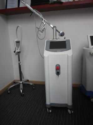 China Medical CE RF TUBE Fractional CO2 Laser for acne scars removal and fractional skin resurfacing for sale