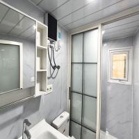 China Fireproof Expandable Container House 50mm EPS Rock Wool Panel Modular Home for sale