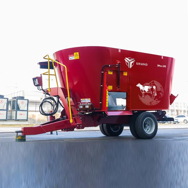 Quality 24m³ Capacity Vertical TMR Mixer With Integrated Spreading For Intensive Livestock Ranches for sale