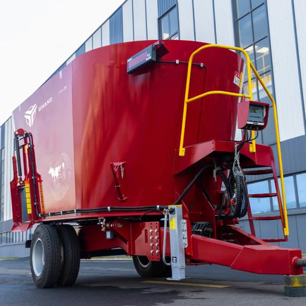 Quality Large Capacity NM400 Steel TMR Mixer Machine For Dairy Farms 8000kg Weight for sale