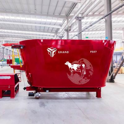 China 7 m³ Single Auger Vertical Feed Mixer with 15 kW Motor for Dairy and Beef Cattle for sale