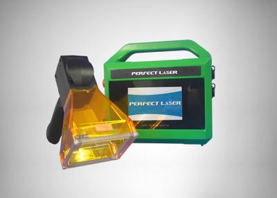 Cina Piccola macchina per incidere della marcatura del laser della fibra del metallo 20w 30w portatile tenuto in mano in vendita