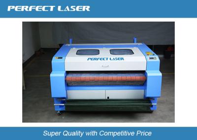 Cina Macchina automatica per incisione laser CO2 per alimentazione e laminazione per tessuto e pelle in vendita