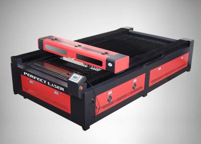 Cina Macchina di taglio laser a CO2 grande dimensione 1300x2500MM con raffreddamento ad acqua per pelli di tessuto in vendita
