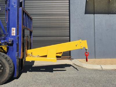 China 4700kg Angled Extendable Jib Forklift Attachment Metal Fabrication for sale
