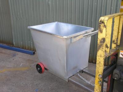 China Lightweight Tipping Bins Forklift Attachment Quick Tip Bins for sale