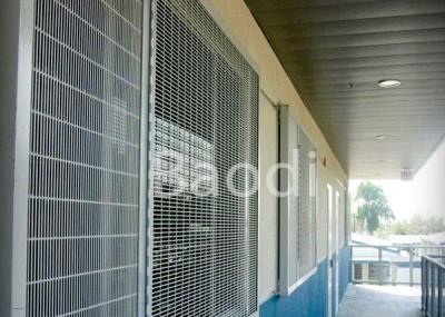 China O aço suave soldou o anti cargo do quadrado do metal da cerca da malha da escalada para protetores da máquina da fábrica à venda